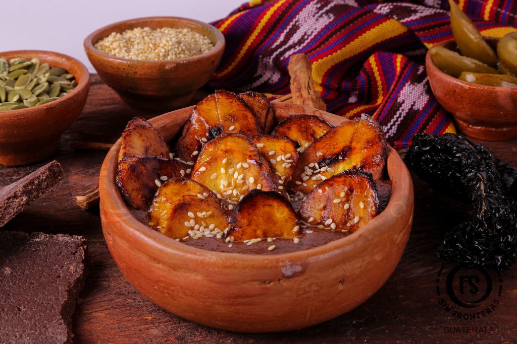 Sabores sin Fronteras | Mole de Plátano - FoodShots Studio